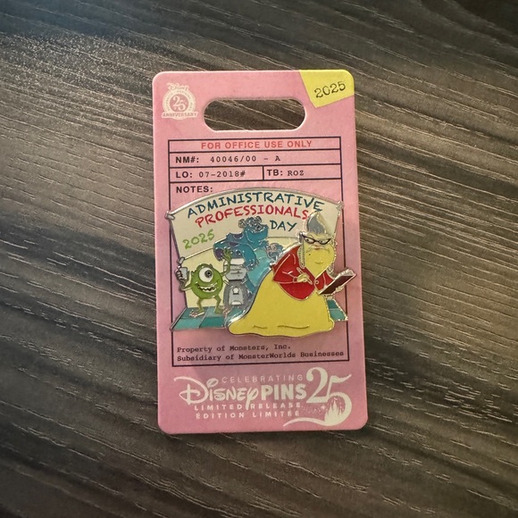 Disney | Accessories | Disney Administrative Professionals Day 225 ...